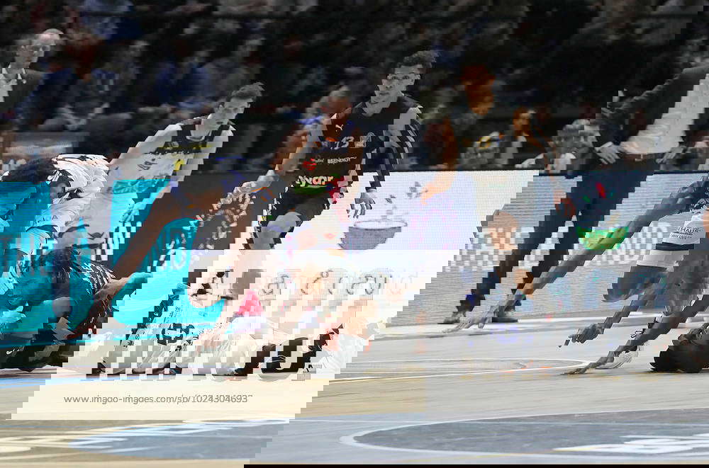 Selom Mawugbe Rostock Seawolves , Divine Myles Basketball Loewen ...