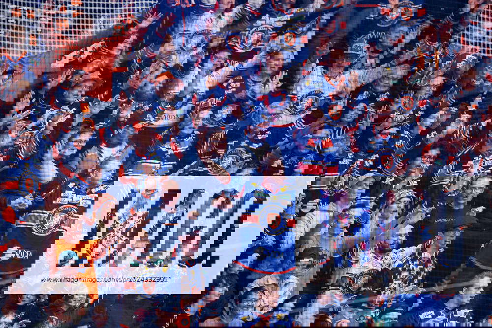 230216 Växjös supporters during the ice hockey match in the SHL between Växjö and Skelleftea on