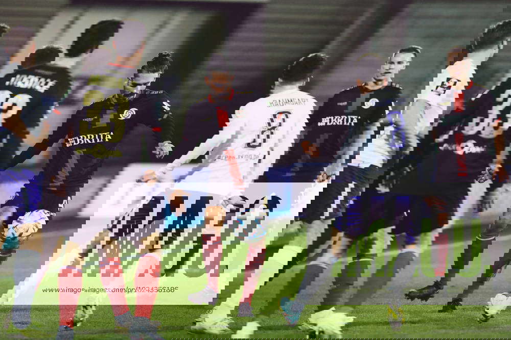 Sascha Mockenhaupt SV Wehen Wiesbaden, 4 , Tom Baumgart Erzgebirge Aue ...