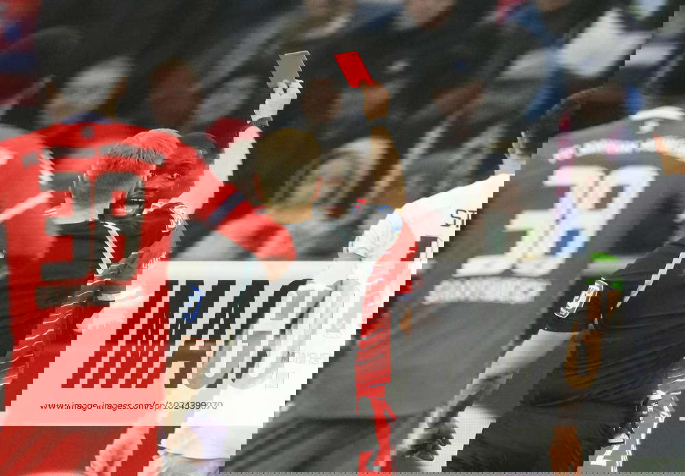 Dayot UPAMECANO M sees red card from referee Tobias WELZ Football 1 ...