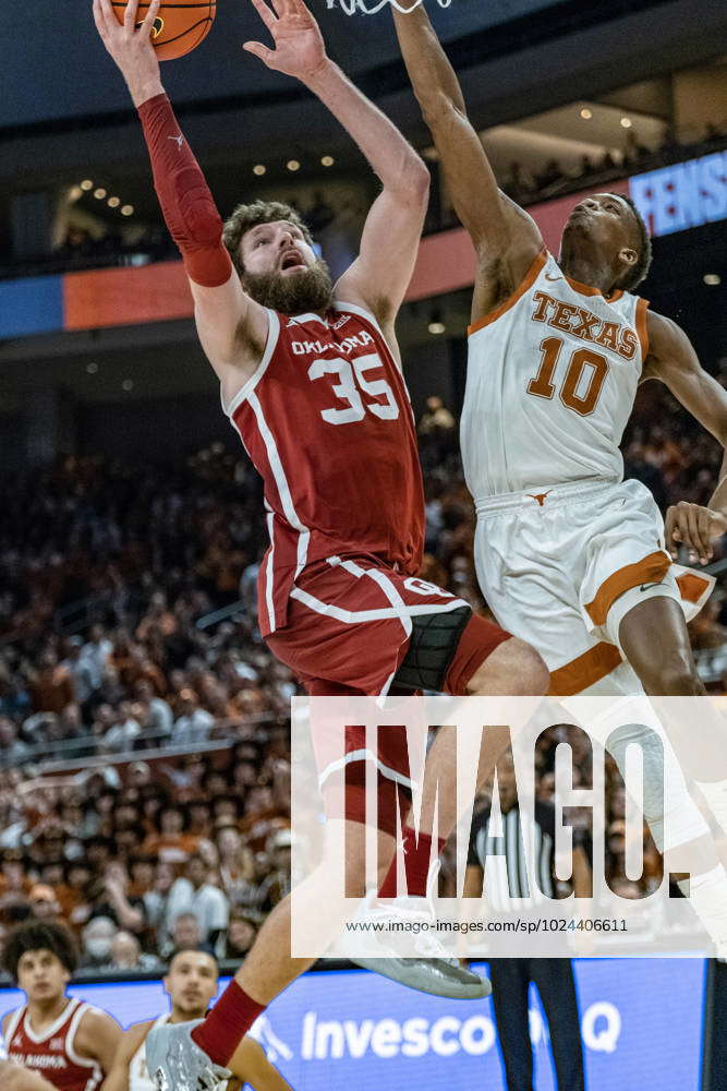 Feb 18, 2023. Tanner Groves 35 of the Oklahoma Sooners in action vs the ...