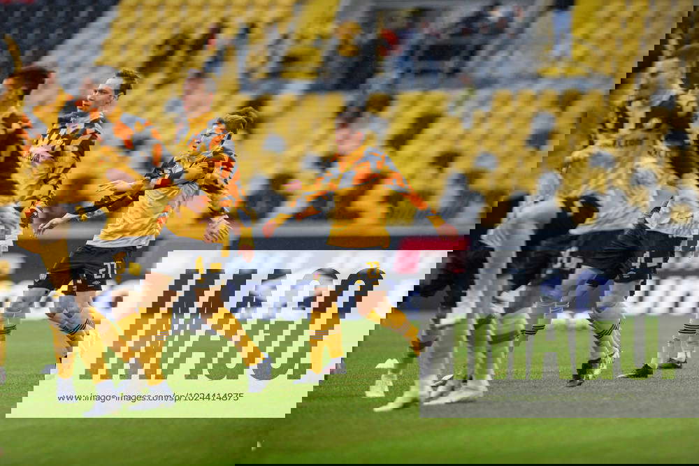 Dresdens Niklas Hauptmann at the warm up SG Dynamo Dresden FC Viktoria ...