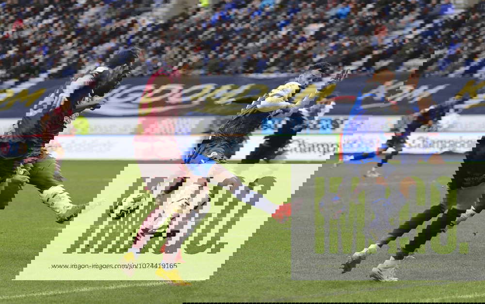 Wigan Athletic v Norwich City Sky Bet Championship Liam Gibbs of ...