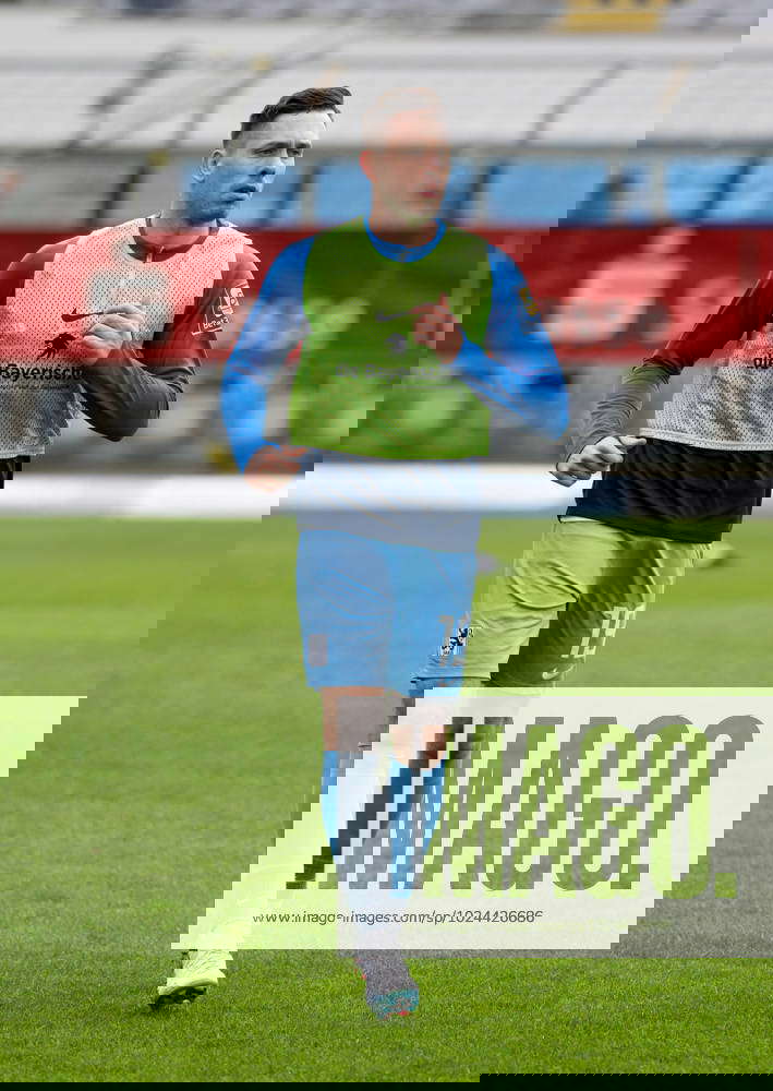 Marcel Baer TSV 1860 Muenchen, 15 while warming up GER, TSV 1860 ...