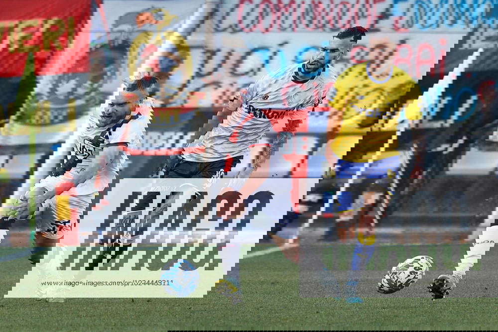 George Puscas (Brescia) and Shady Oukhadda (Modena) during Modena FC vs ...