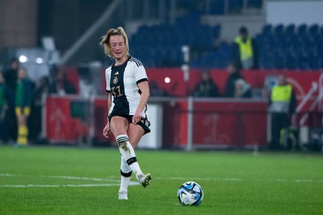 Janina Minge Germany, 31 on the ball, GER, Germany vs Vietnam, DFB ...
