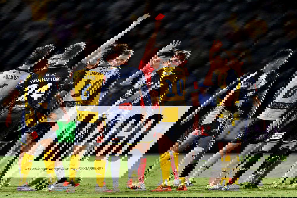 ALEAGUE MARINERS PHOENIX, Matheus Moresche of the Mariners is shown a ...