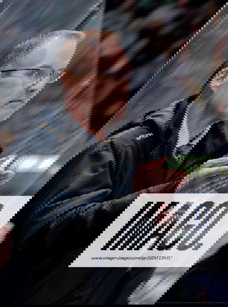 Gerry Fleming head coach, Loewen Frankfurt EHC Red Bull Muenchen vs ...