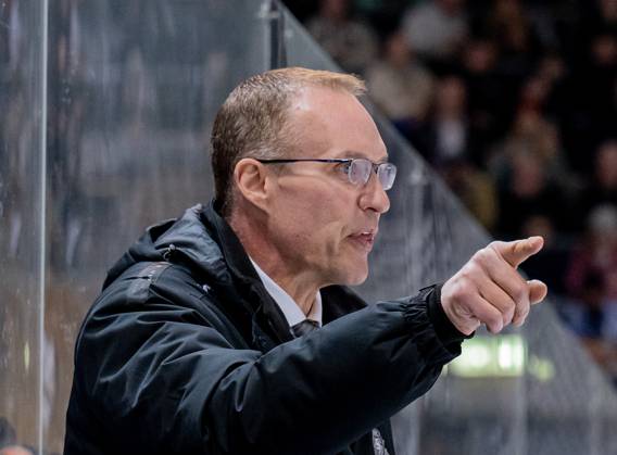 Gerry Fleming head coach, Loewen Frankfurt EHC Red Bull Muenchen vs ...