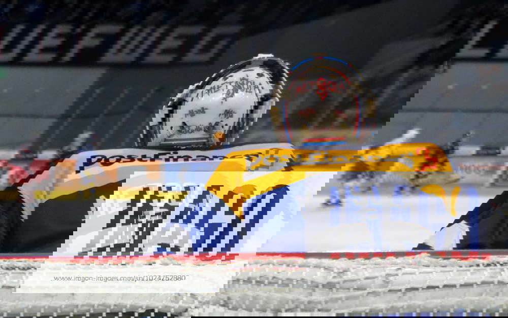 Kloten Goalie Juha Metsola (55) - SWISS HOCKEY Kloten vs Lausanne at ...