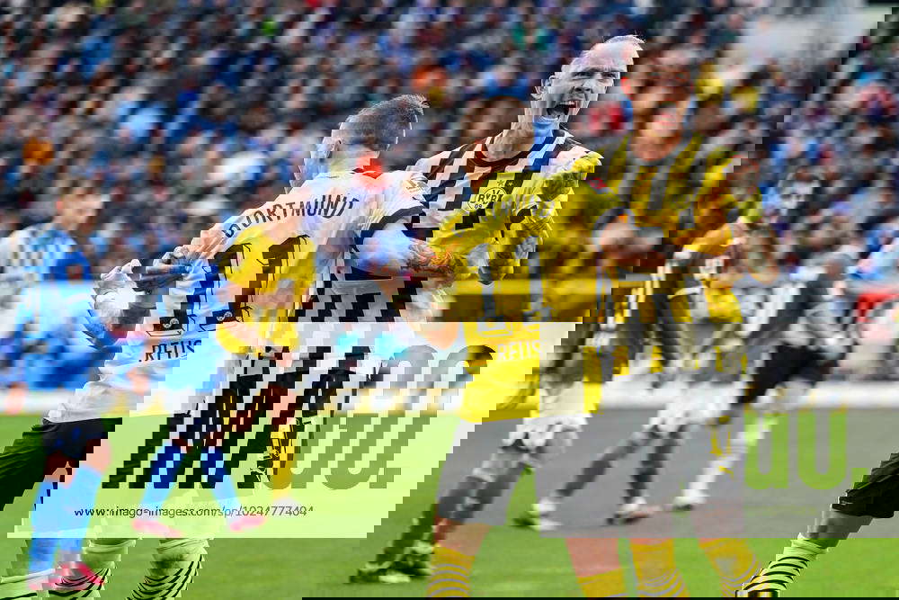 v li Marco Reus BVB, 11 , Marius Wolf BVB, 17 , players of Borussia ...