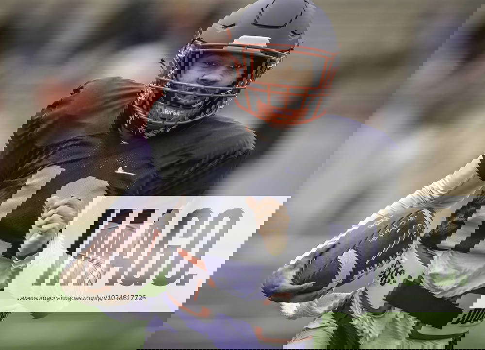 February 25, 2023, Albuquerque, New Mexico, USA: . Freshman quarterback ...