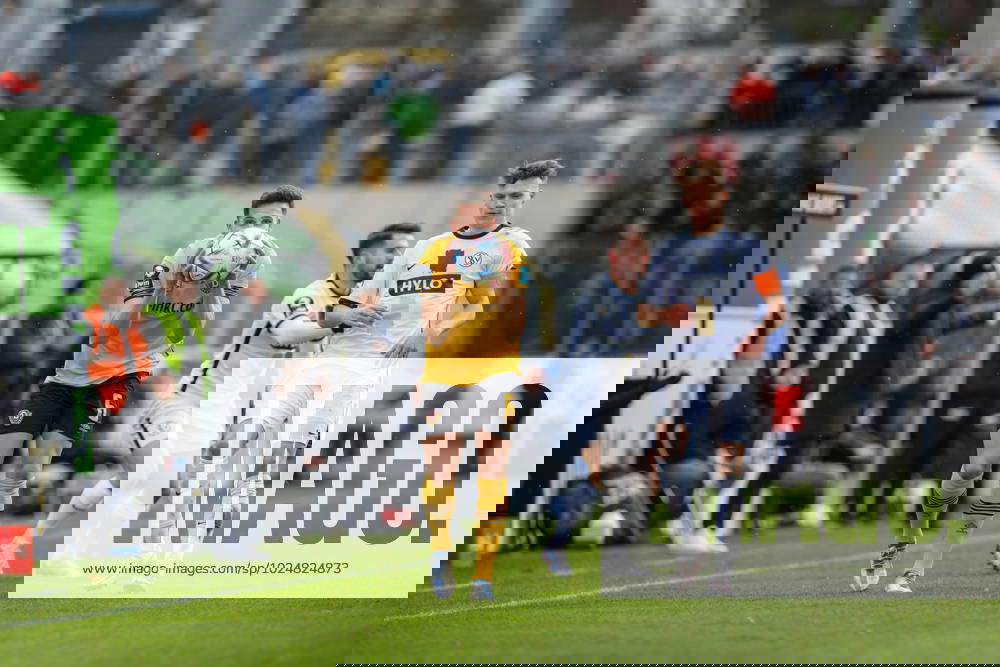 Dresdens Ahmet Arslan left SV Elversberg SG Dynamo Dresden Football 3 ...