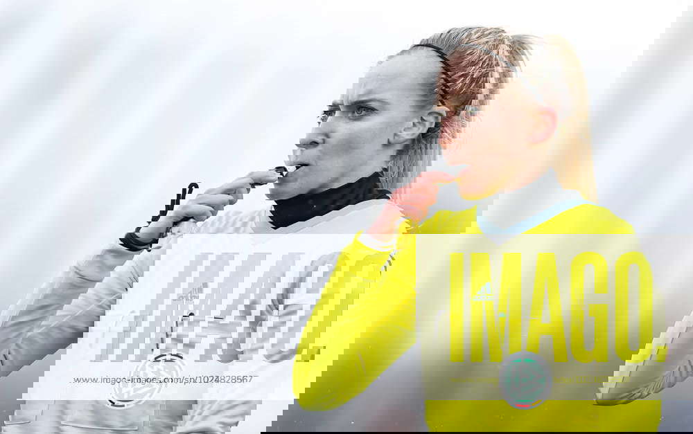 Julia Boike referee single picture, action, action, 26 02 2023, Munich ...