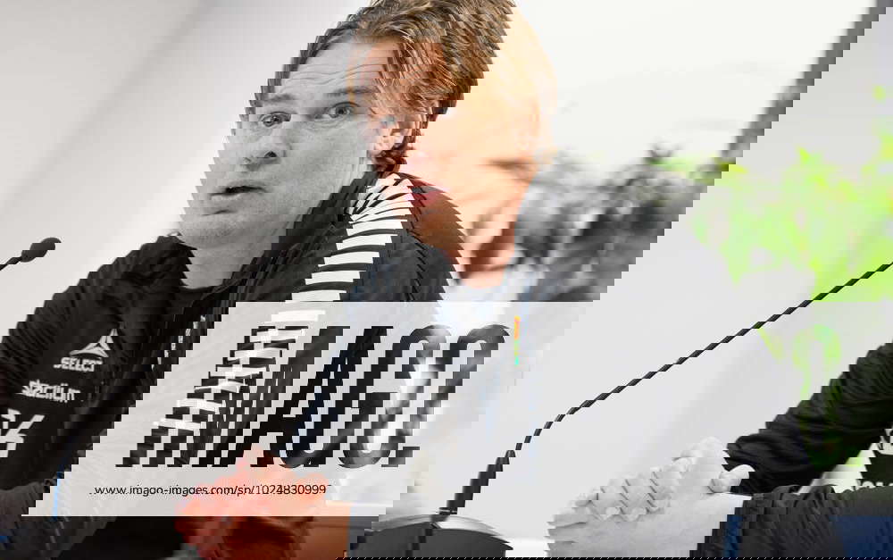 230226 GAIS huvudtränare Fredrik Holmberg pa presskonferensen efter ...