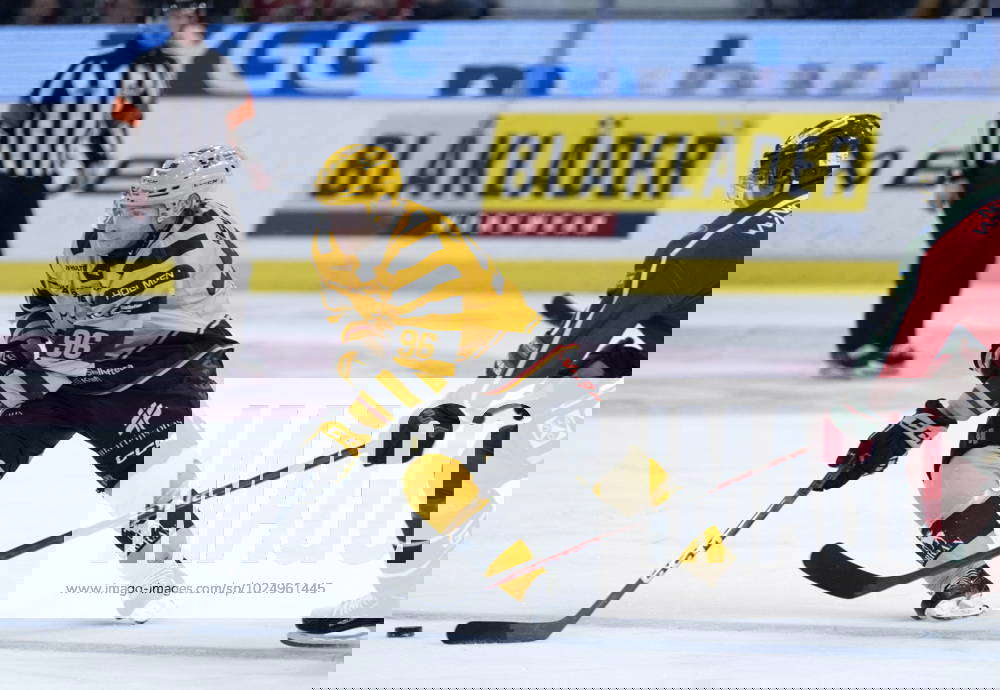 GOTHENBURG 20230228 Skellefteas Rickard Hugg during Tuesdays ice hockey match in the SHL between