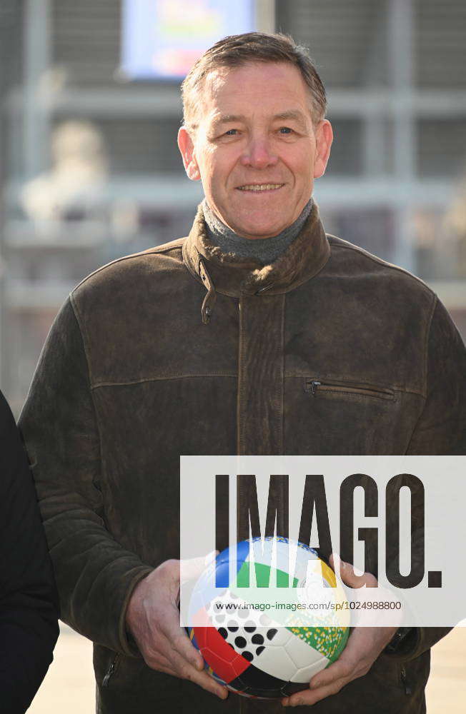 Handball national coach Alfred Gislason at the presentation of the new ...