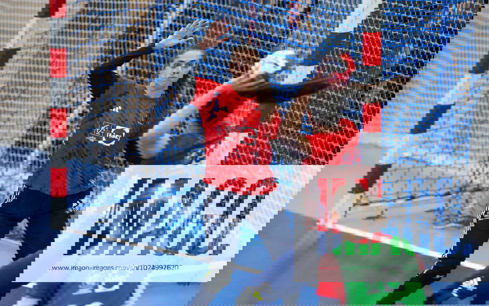 Laura Glauser (France) HANDBALL : Entrainement Equipe de France ...