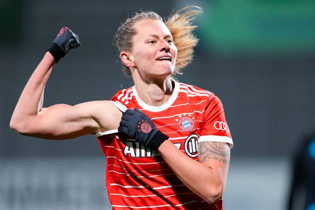 Goal scorer Maximiliane Rall Maxi Rall, FCB, 8 , cheering about the ...