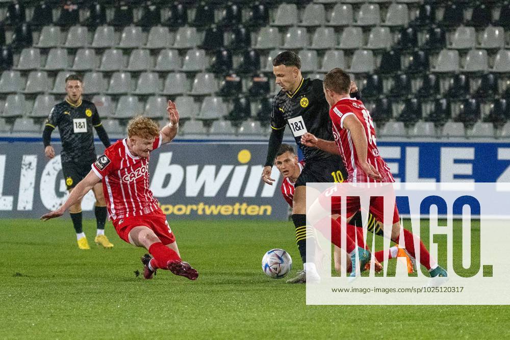 Falko Michel Borussia Dortmund II, 10 on the ball Left in picture Andi ...
