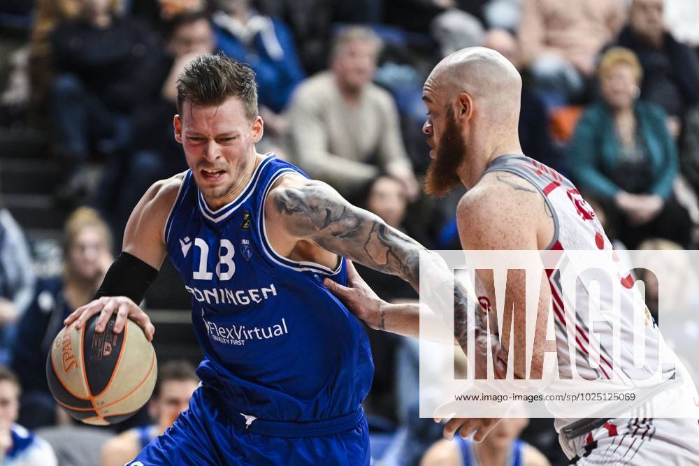 Groningen s Viktor Gaddefors and Antwerp s Reginald Reggie Upshaw Jr ...