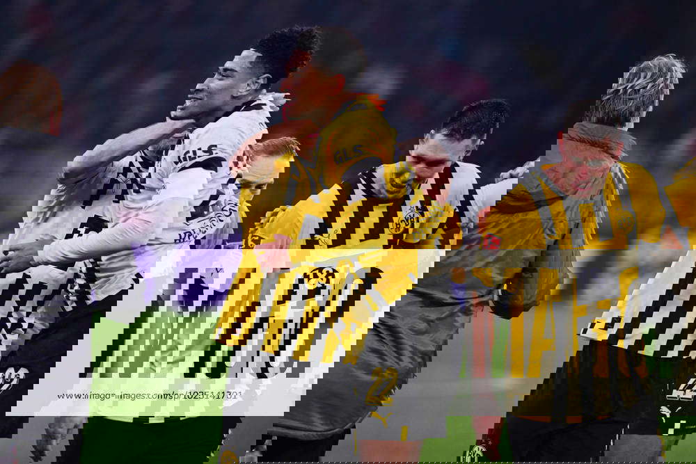 Dortmund players celebrate victory, Borussia Dortmund vs RB Leipzig ...