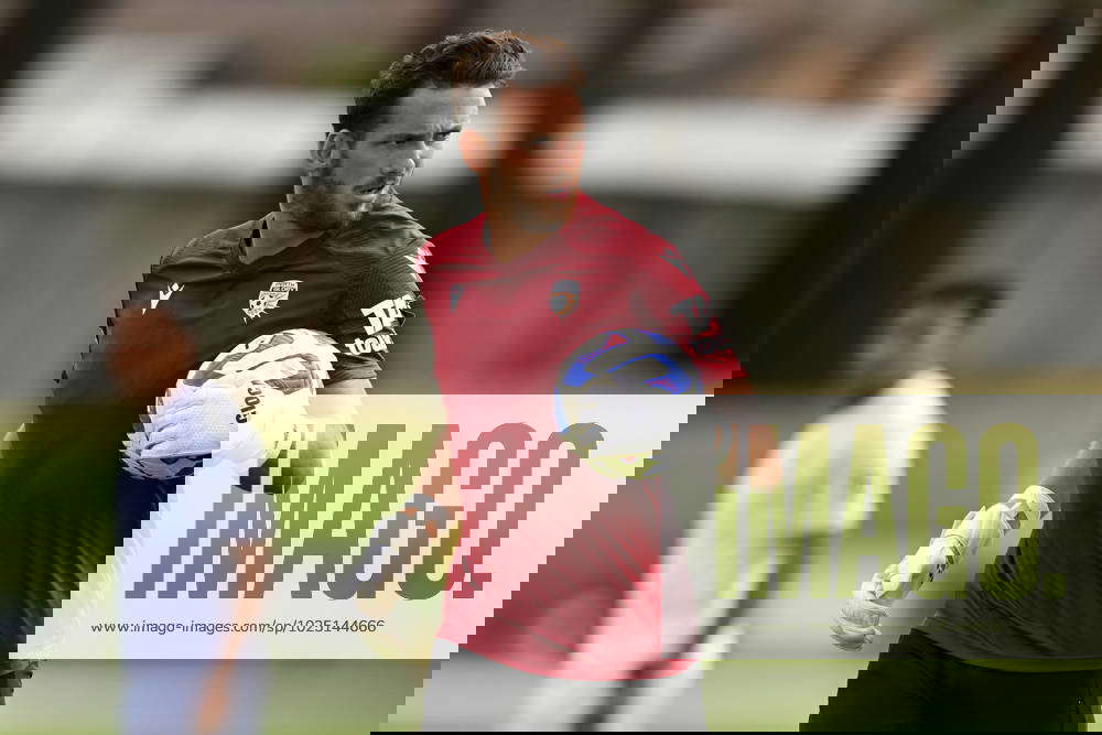 ALEAGUE WESTERN UNITED GLORY, Pierce Clark of Perth Glory warms up ...