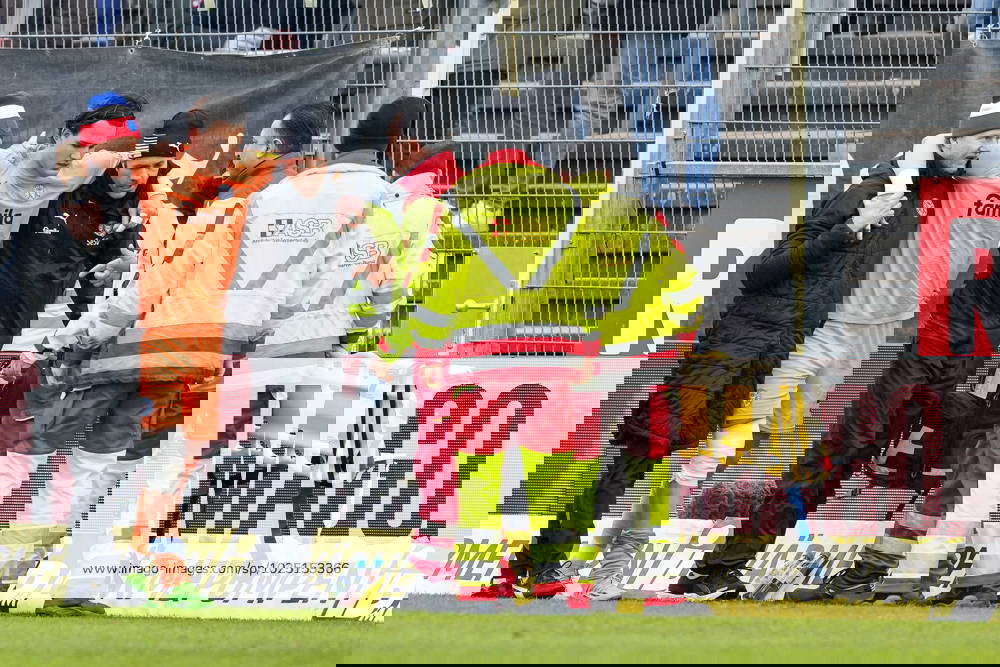 Tim Schreiber goalkeeper, Kiel, 1 has injured his right knee and must ...