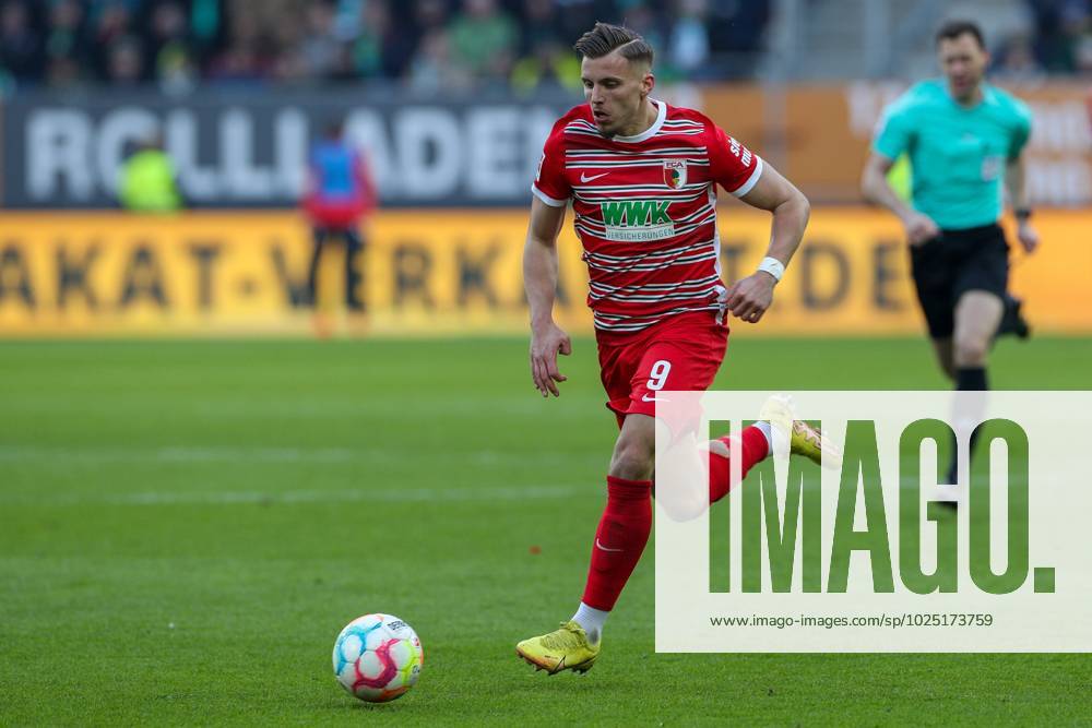 Ermedin Demirovic 9 (FC Augsburg), FC Augsburg vs. SV Werder Bremen ...