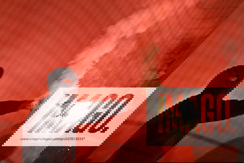 Bengalos, Pyrotechnics, Pyro, Feuerwerkskoerper, VfB Stuttgart vs FC ...