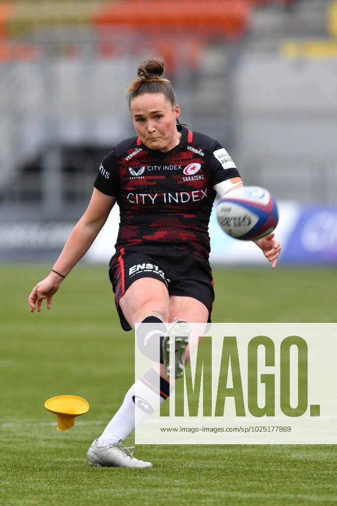 Flo Williams of Saracens Women kicks for the conversion during the ...