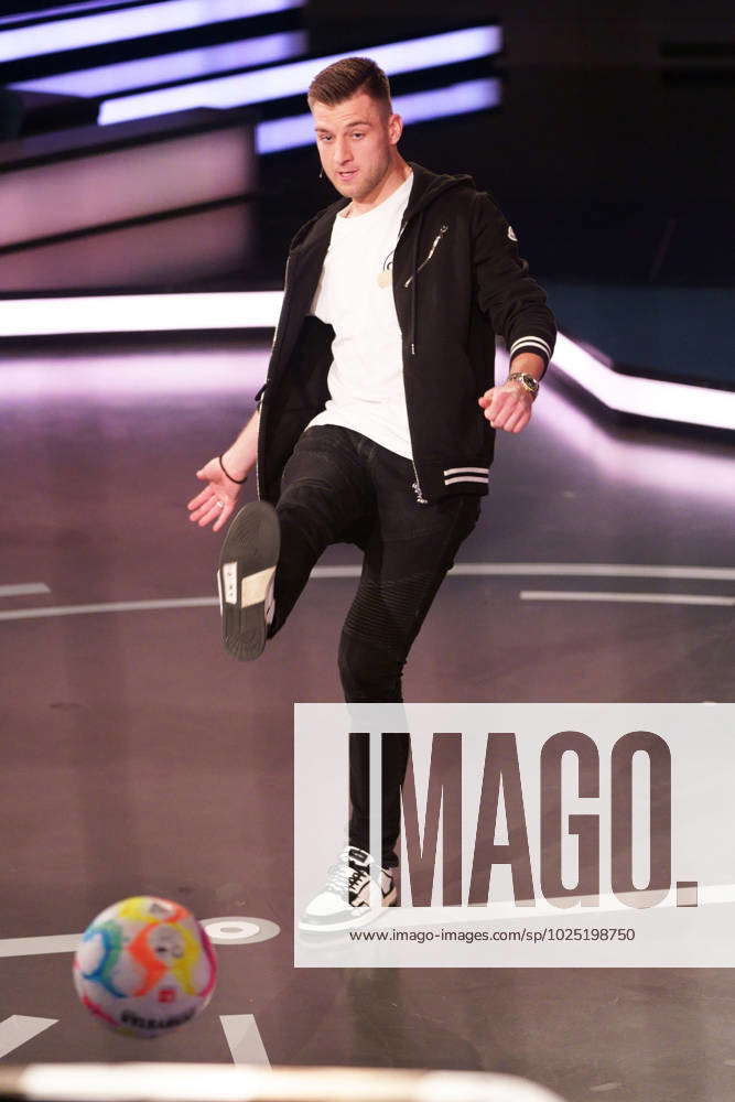 ROBIN KNOCHE THE CURRENT SPORTS STUDIO ZDF MAINZ