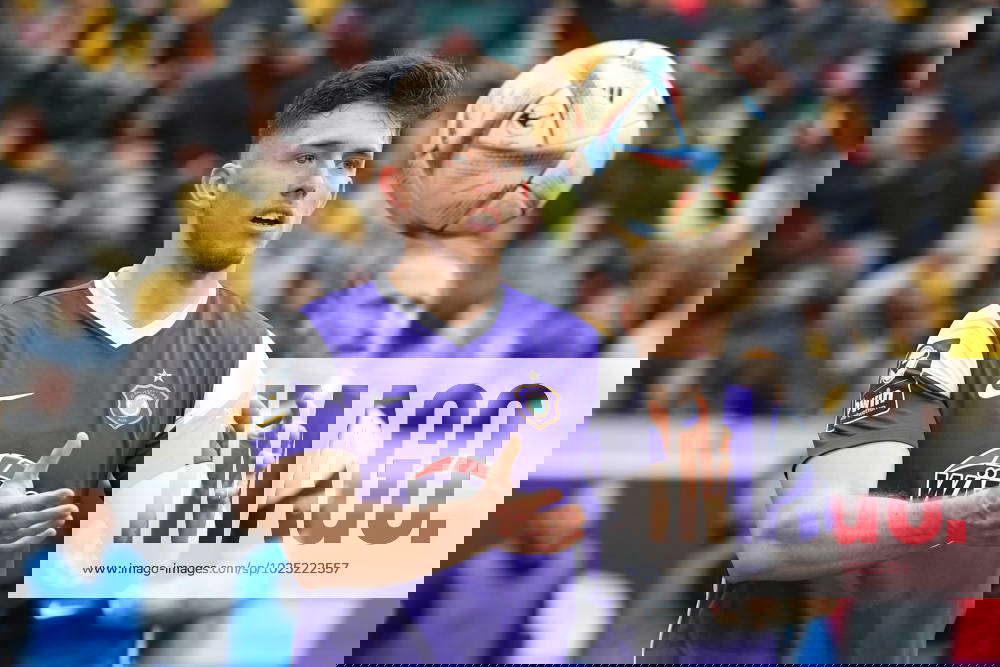 Linus Rosenloecher FC Erzgebirge Aue in front SG Dynamo Dresden vs FC ...