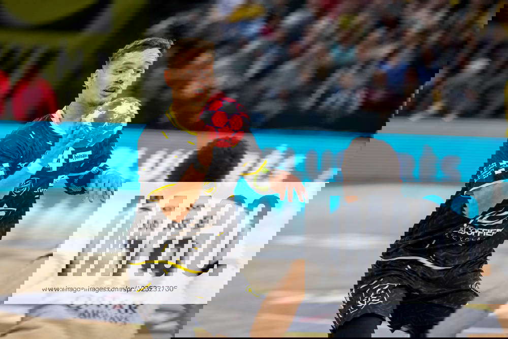 Jean-Loup Faustin (Chambery Savoie Mont-Blanc Handball) HANDBALL ...