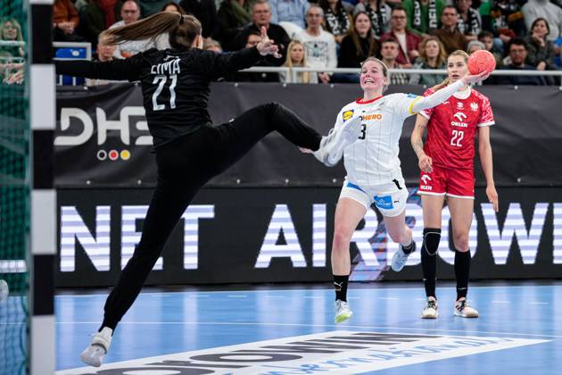 from left Barbara Zima goalkeeper, Poland, 21, Amelie Berger Germany, 3 ...