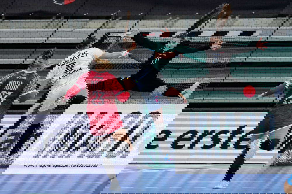 v.li.: Patrycja Noga (Polen, 23), Xenia Smits (Deutschland, 11 ...