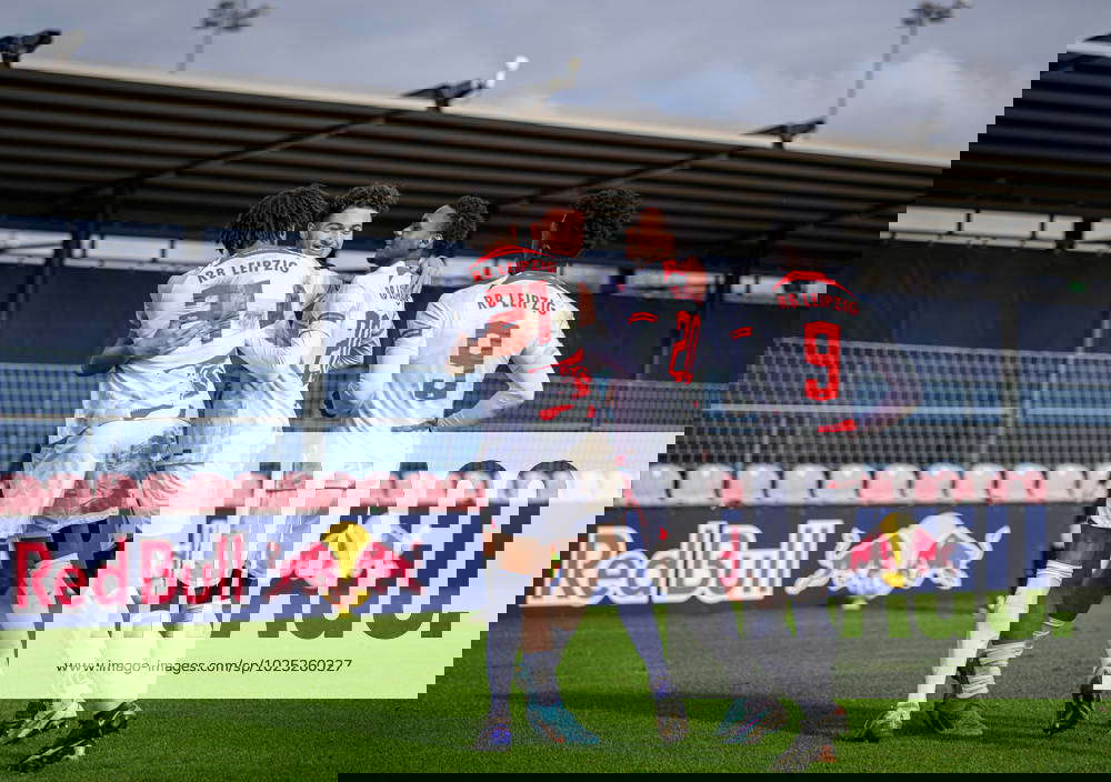 Leipzigs Aris Bayindir cheers with Yannick Eduardo, Chilohem Onuoha and ...