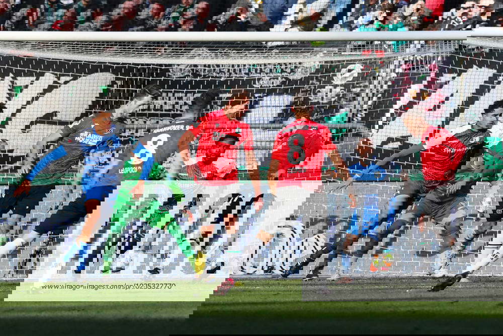 Daniel Heber 1 FC Magdeburg,15 and Jamie Lawrence 1 FC Magdeburg,5 vs ...