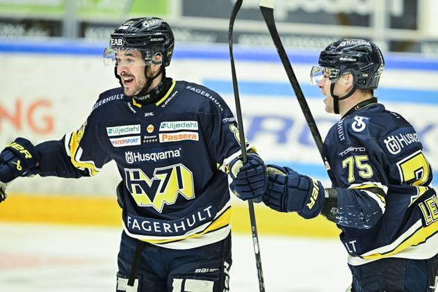 JÖNKÖPING 20230307 HV71s Nicholas Shore scores the first goal during Tuesdays SHL ice hockey match