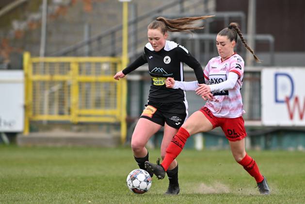 EENDRACHT AALST VS ZULTE-WAREGEM Loes Van Mullem (33) of Eendracht ...