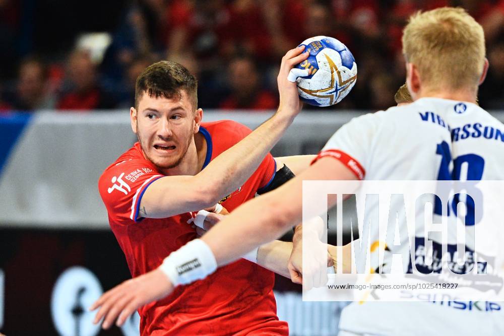 From left Czech Vojtech Patzel and Ellidi Vidarsson of Iceland in ...