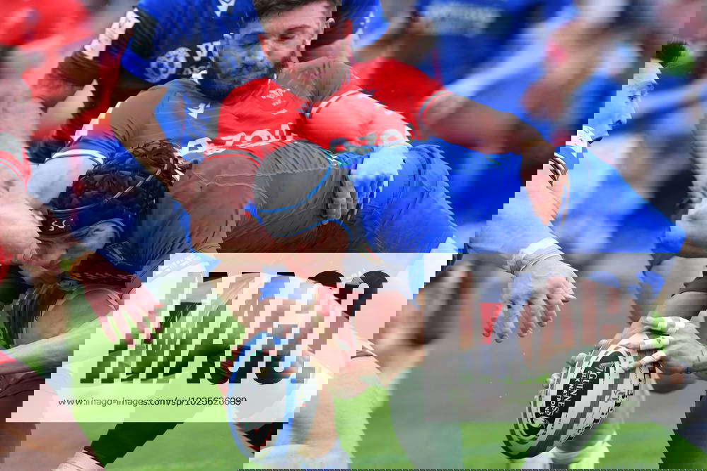 Owen Williams of Wales,Juan Ignacio Brex of Italy during 6 Nations ...