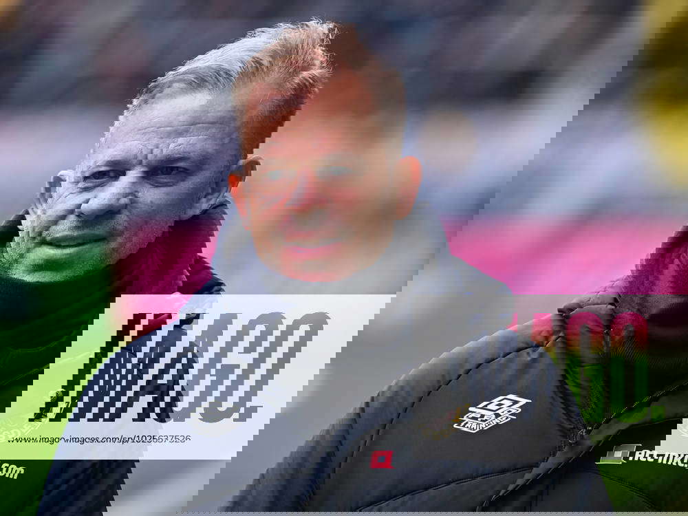 Markus Anfang SG Dynamo Dresden, head coach on the way to interview ...