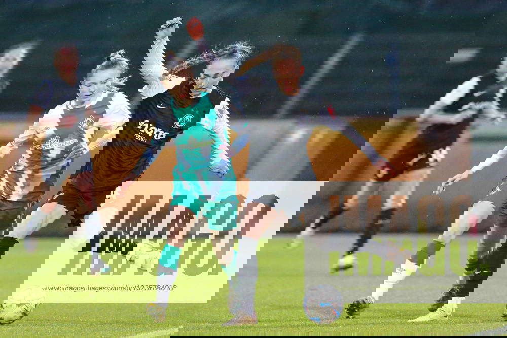 f l Michelle Weiß SV Werder Bremen, 8 unf Sophia Kleinherne Eintracht ...