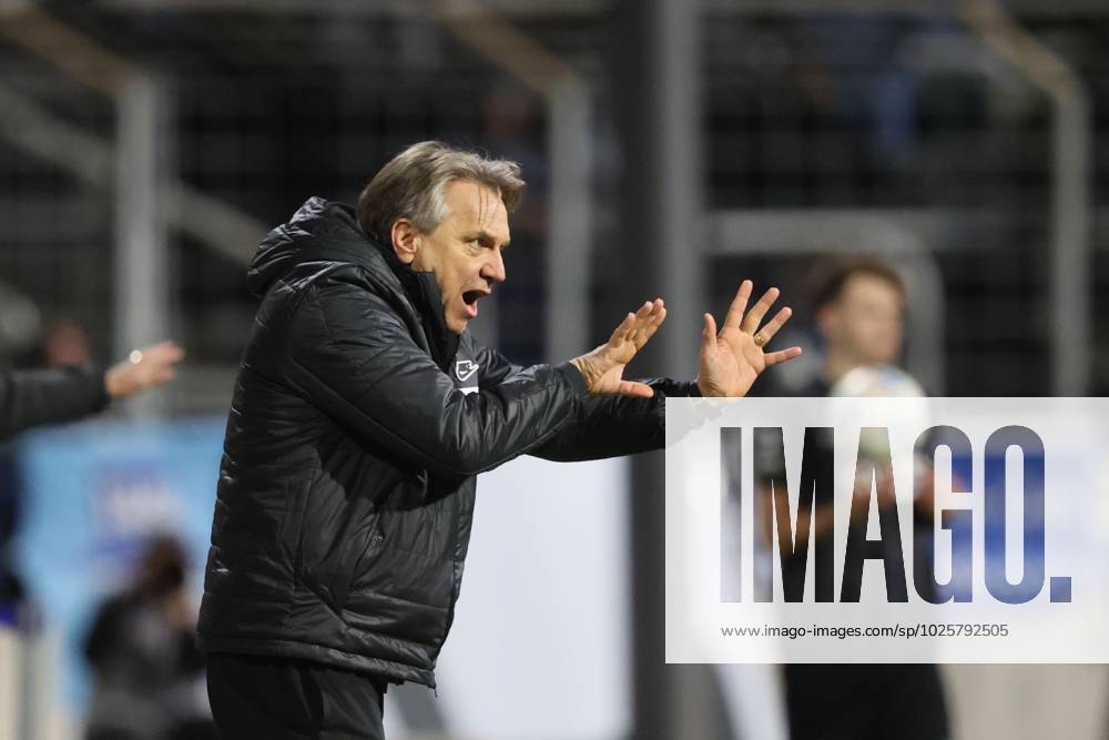 Elversbergs coach Horst STEFFEN soccer 1860 Munich SV Elversberg, on 14 ...