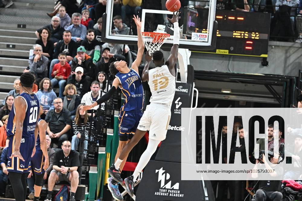 Youssoupha Fall (asvel) vs Victor Wembanyama (boulogne) BASKETBALL ...