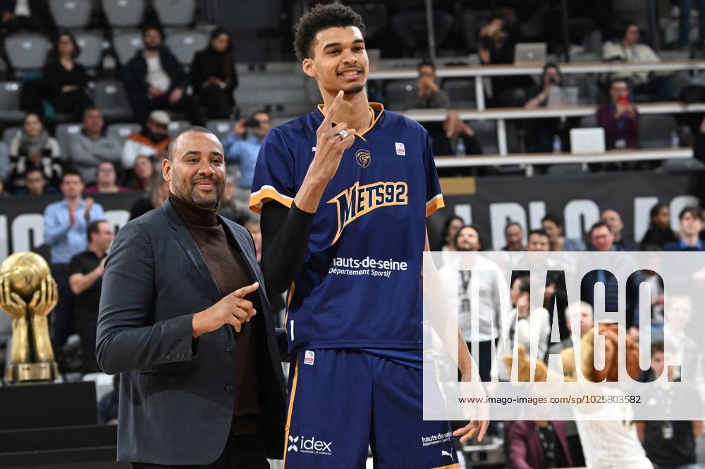 Gaetan Mullet (asvel) avec Victor Wembanyama (boulogne) BASKETBALL ...