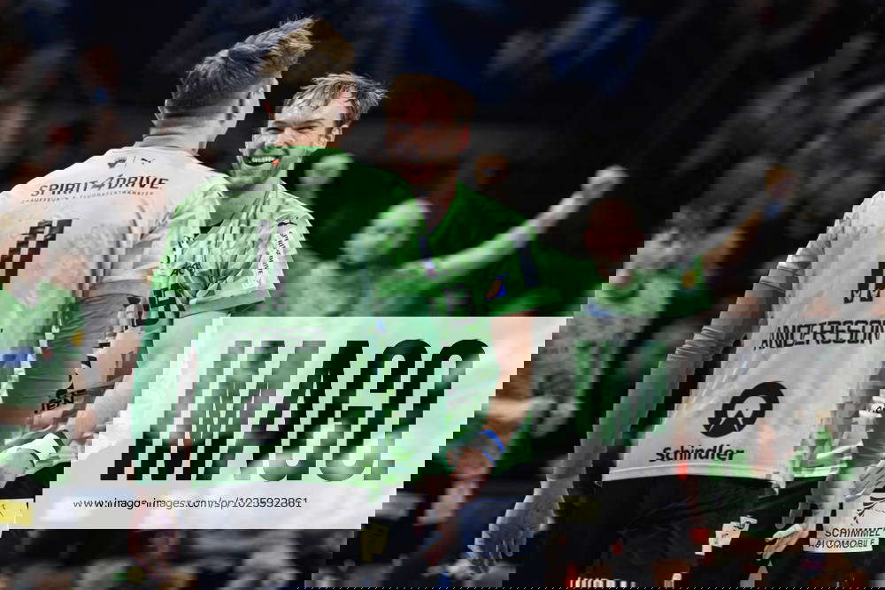 v l Lasse Andersson Fuechse Berlin, 11 , Mathias Gidsel Fuechse Berlin, 19 , Goal, Hit, In, Cheer