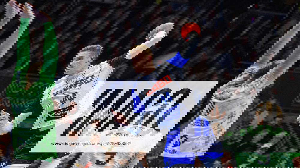 v l Lasse Andersson Fuechse Berlin, 11 , Tom Jansen Vfl Gummersbach, 44 ...