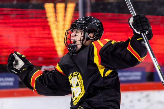 Brynäs Anna Meixner celebrates after her goal in the penalty shootout ...
